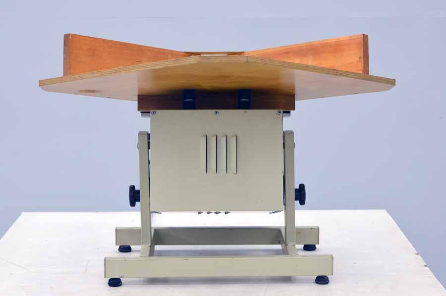 Lot #130: Multigraphics 77 Table Top Paper Jogger - WireBids